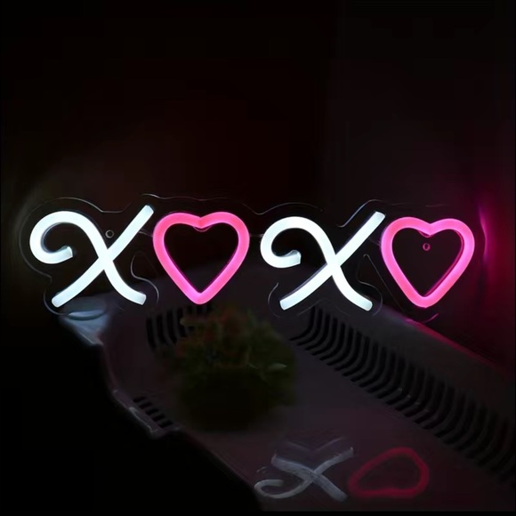 Wall Decor | Xoxo Heart Led Wall Sign | Poshmark
